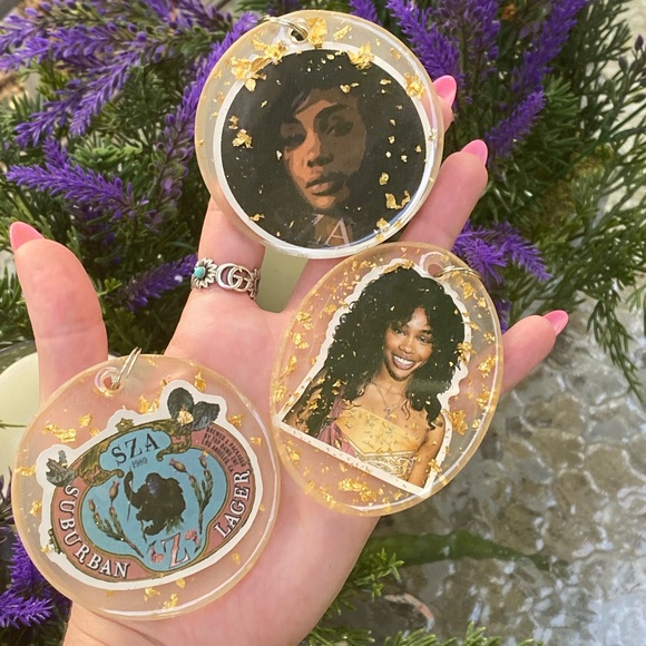 Accessories | 3 Pack Sza Gold Flakes Silver Hardware Keychain Bag Charm ...